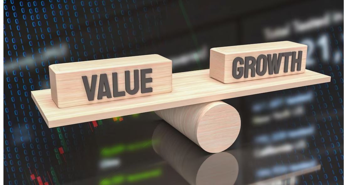 Which is best - Growth vs Value vs Mixed Approach?